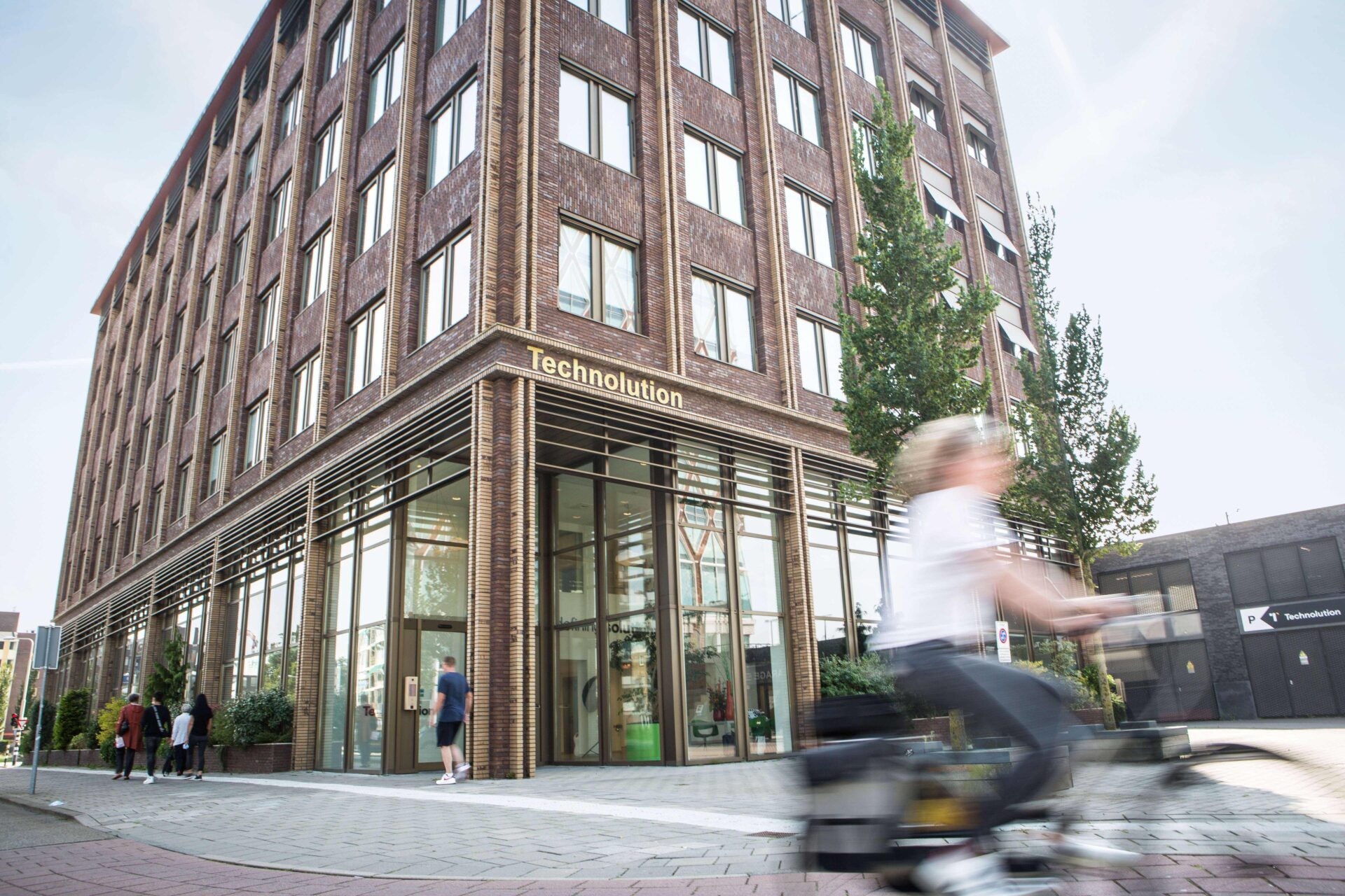 AoC 2024 Day 21 - Technolution